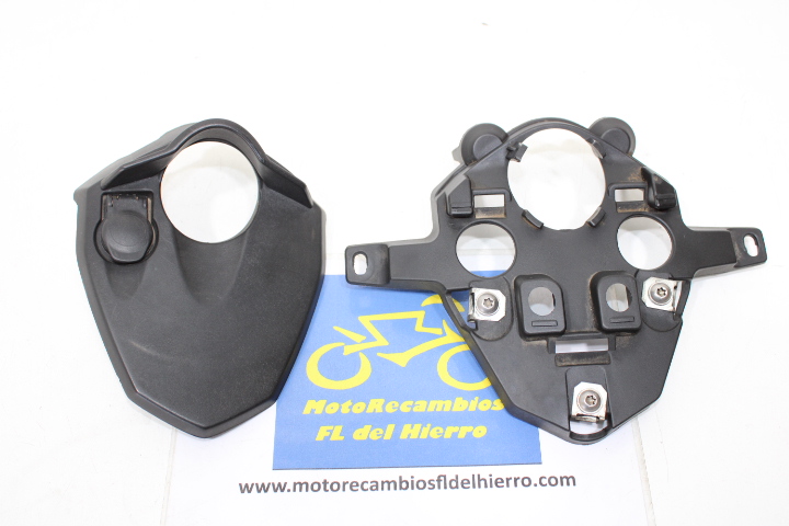 Cubre Contacto-Toma 12v - Recambio despiece desguace moto